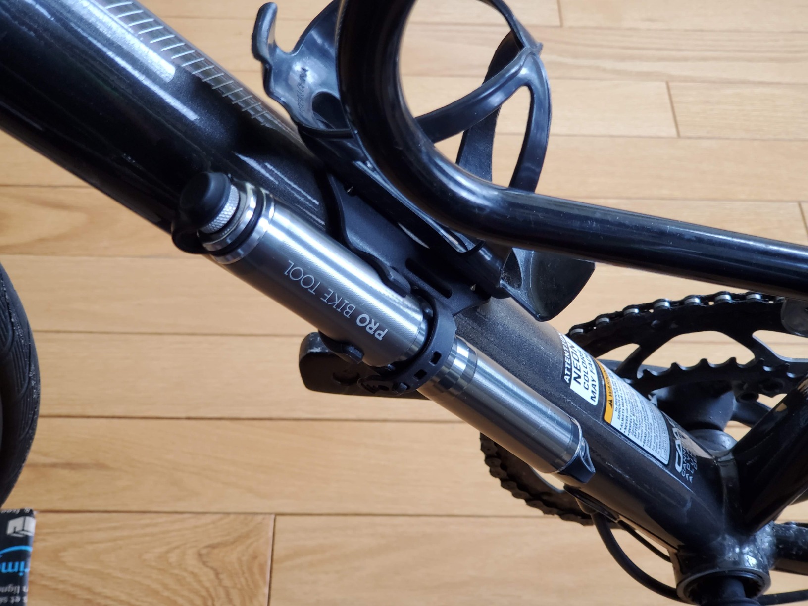 Mini Bike Pump by Pro Bike Tool - Fits Presta and Schrader - High ...