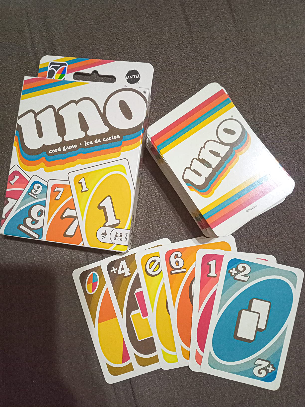 UNO Iconic Series 1970s Matching Card Game Featuring Decade-Themed ...