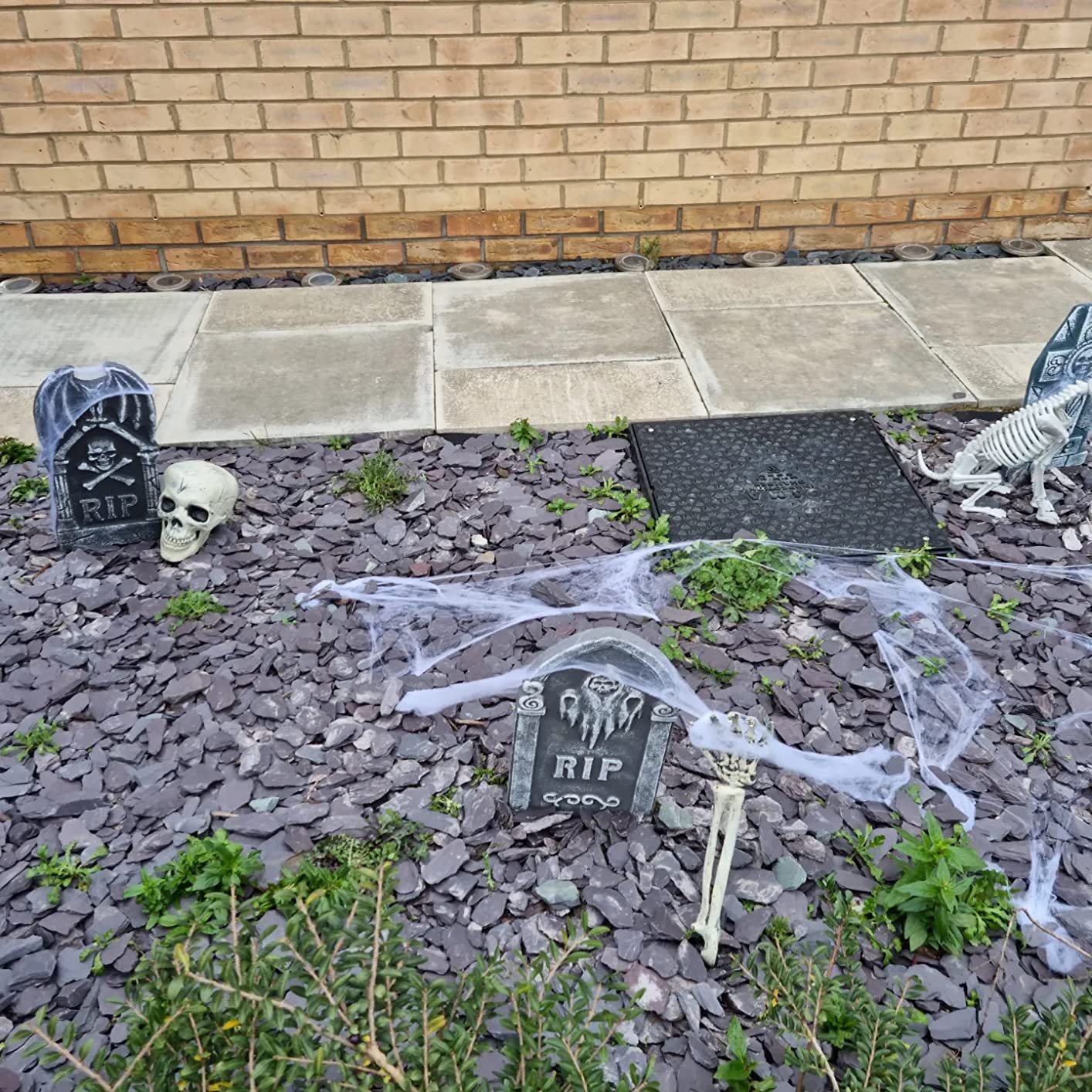Halloween Foam Graveyard Tombstones (4 Pack), RIP Gravestone Graveyard ...