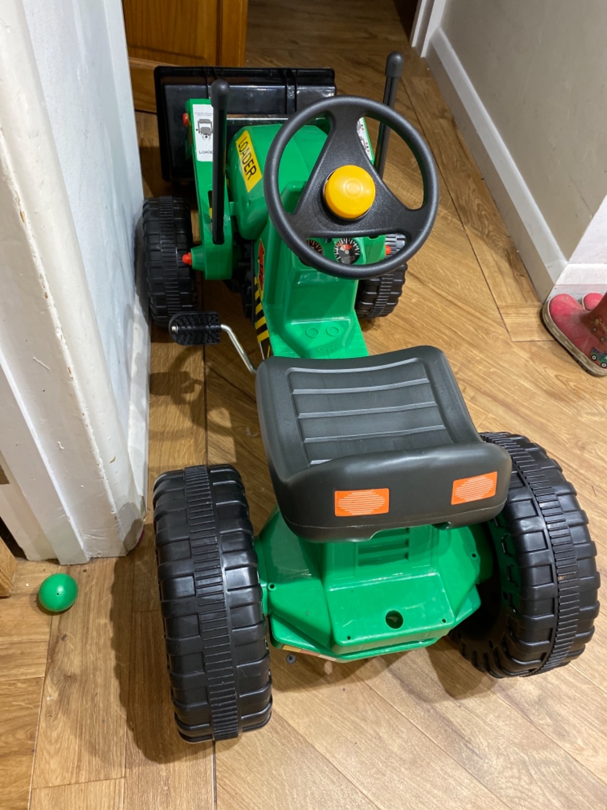 Oypla Childrens Pedal Ride on Green Super Kids Bucket Loader Tractor ...