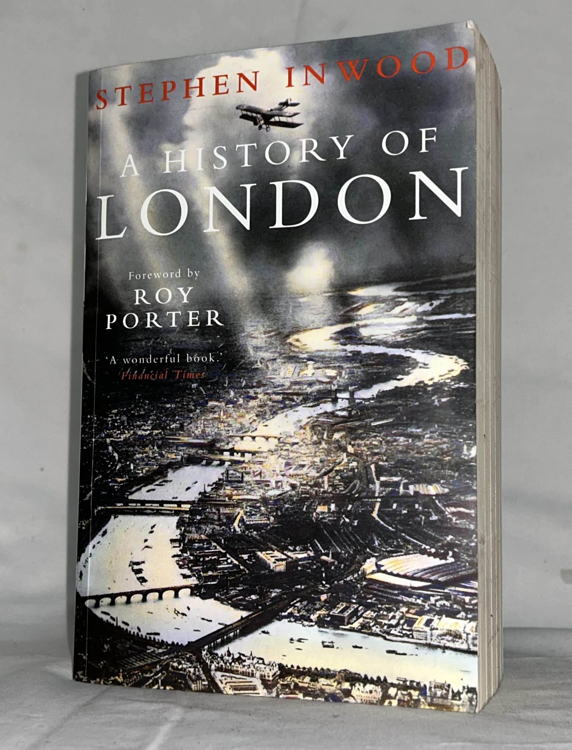 Amazon.com: A History of London: 9780786707638: Inwood, Stephen, Porter ...