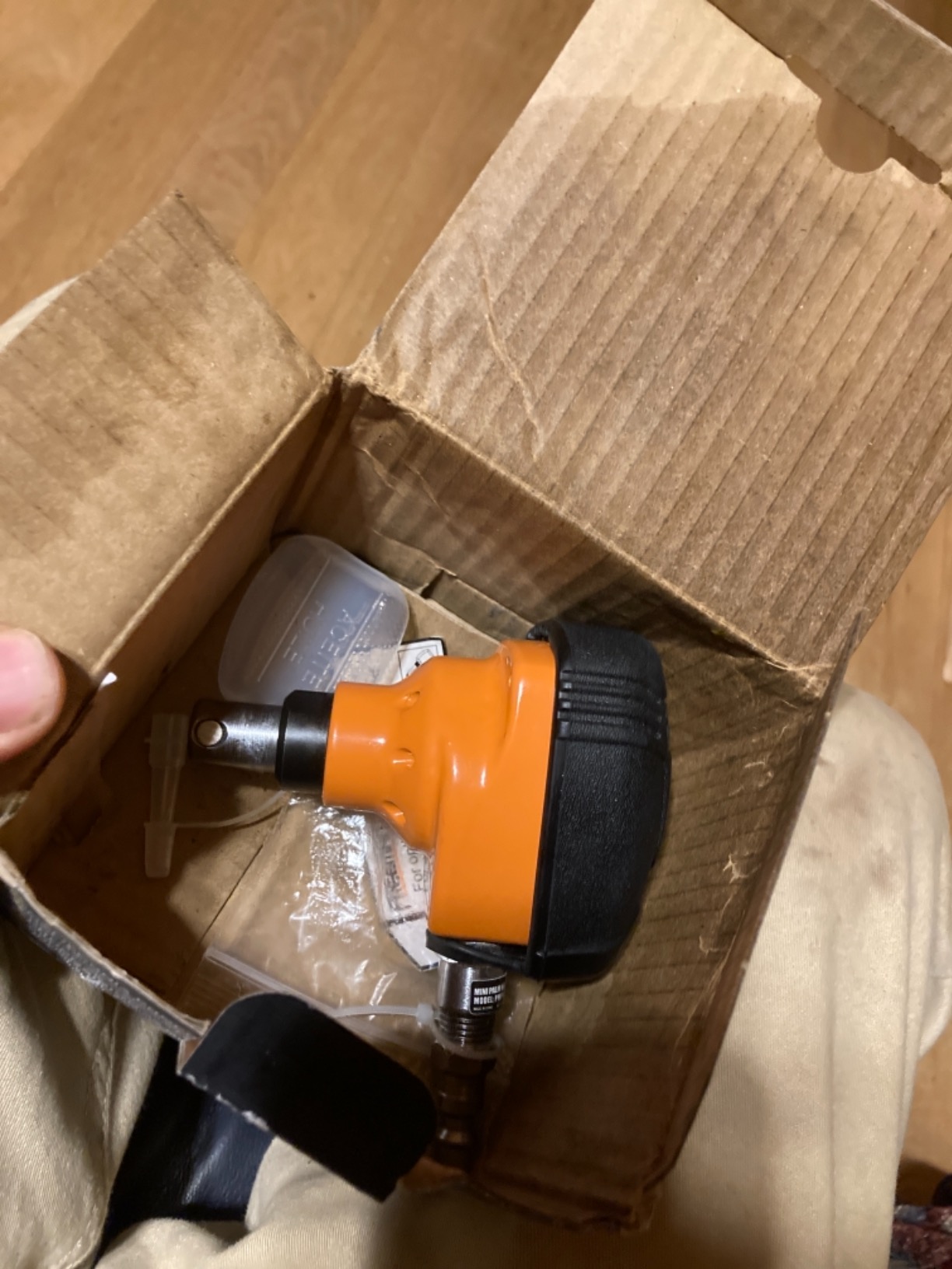 Freeman PMPN Mini-Palm Nailer Ergonomic & Lightweight Pneumatic Nail ...