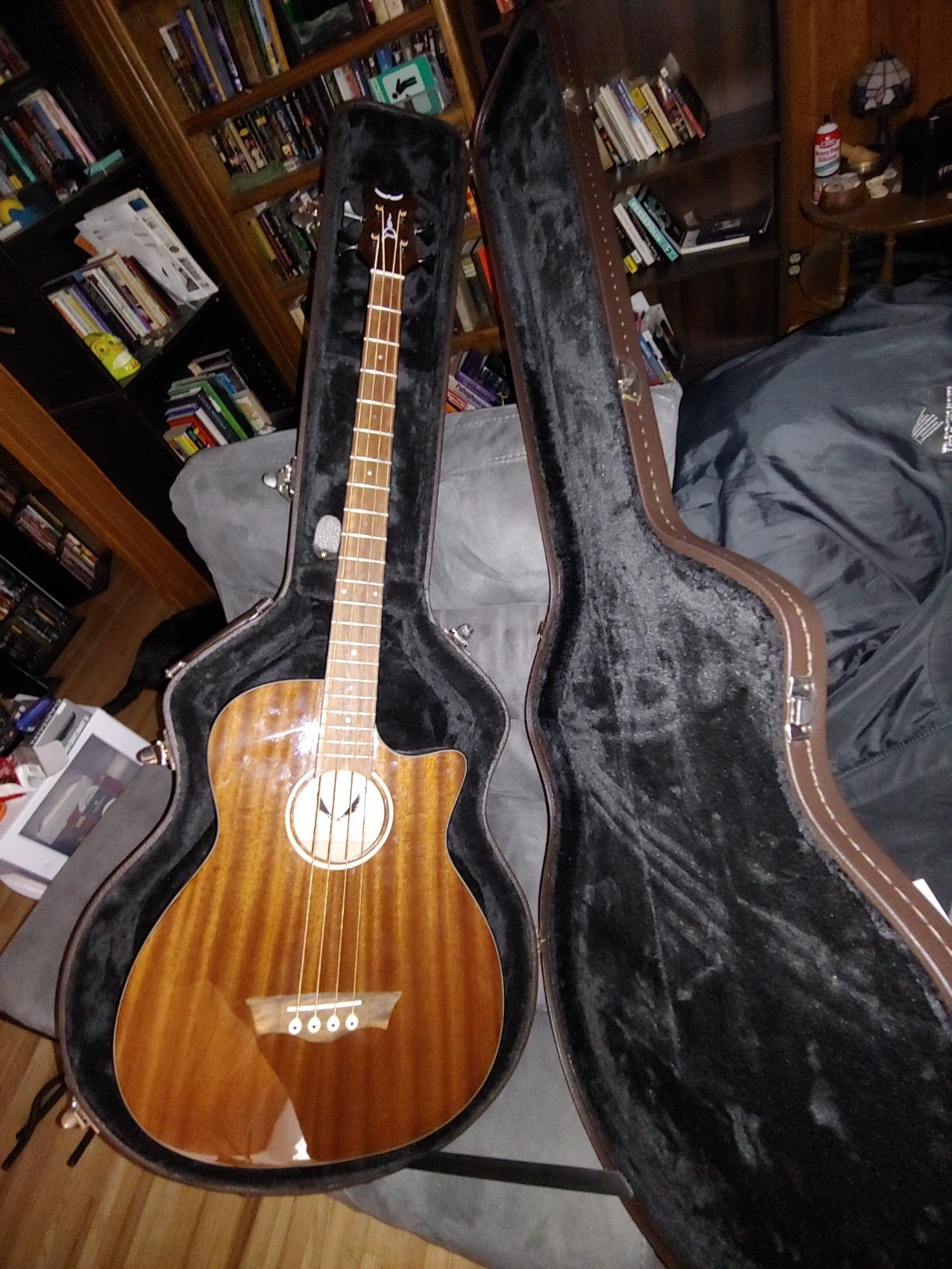 Amazon.com: Dean DHS AB Deluxe Hard Shell Case for EAB Model Acoustic ...