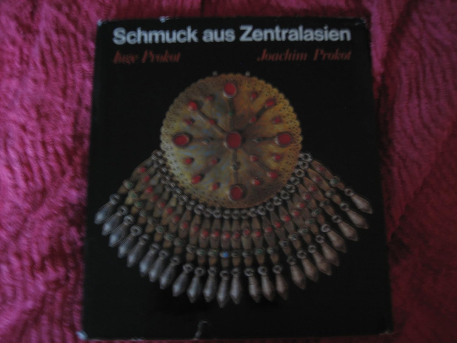 Amazon.com: Schmuck aus Zentralasien (German Edition): 9783766705884 ...