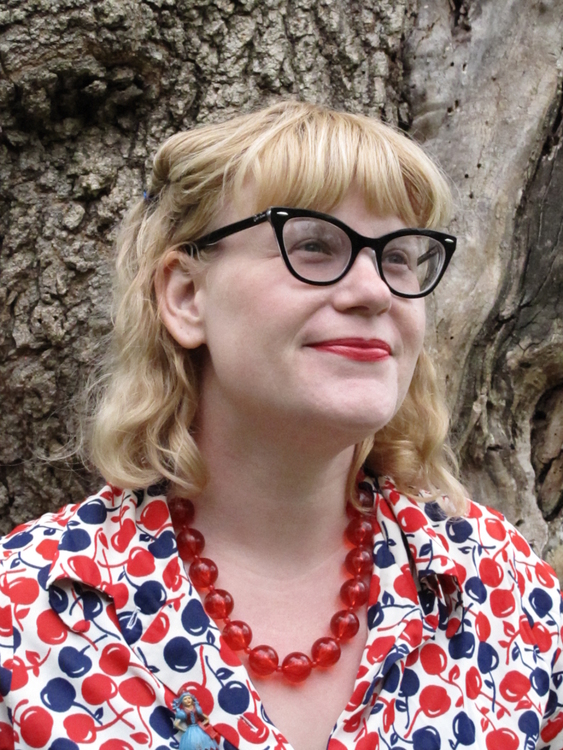 Amazon.com: Amanda Thomsen: books, biography, latest update