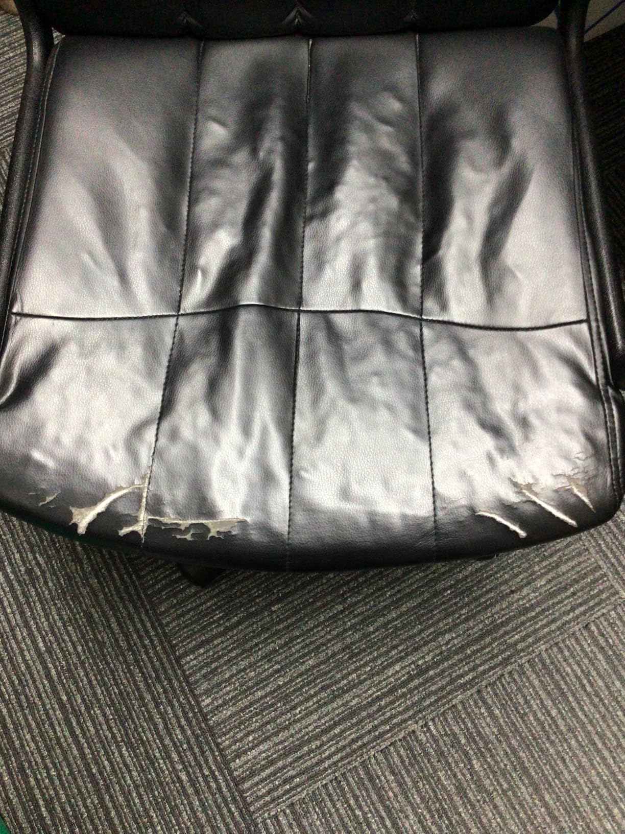 Amazon.co.jp: イーサプライ 書斎椅子 レザーチェア デスクチェア コンパクト 肘掛け クッション ミドルバック 高さ調整 PVCレザー キャスター ブラック EEX-CH80 ...