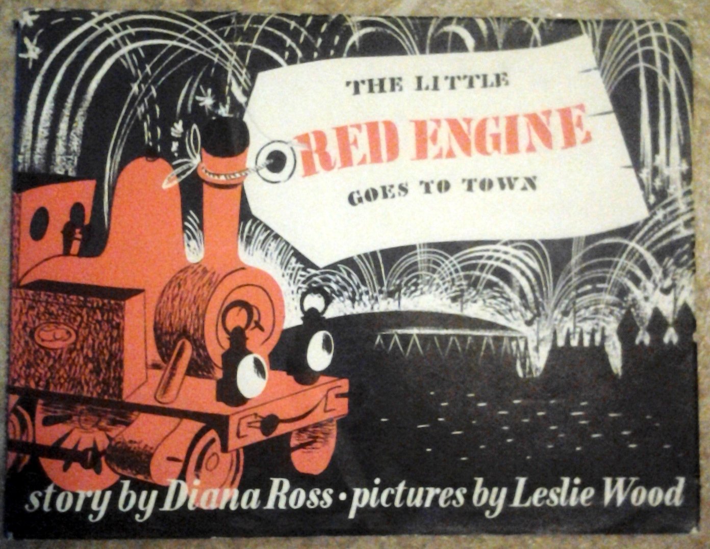 The Little Red Engine Goes to Town: Ross Diana: Amazon.com: Books