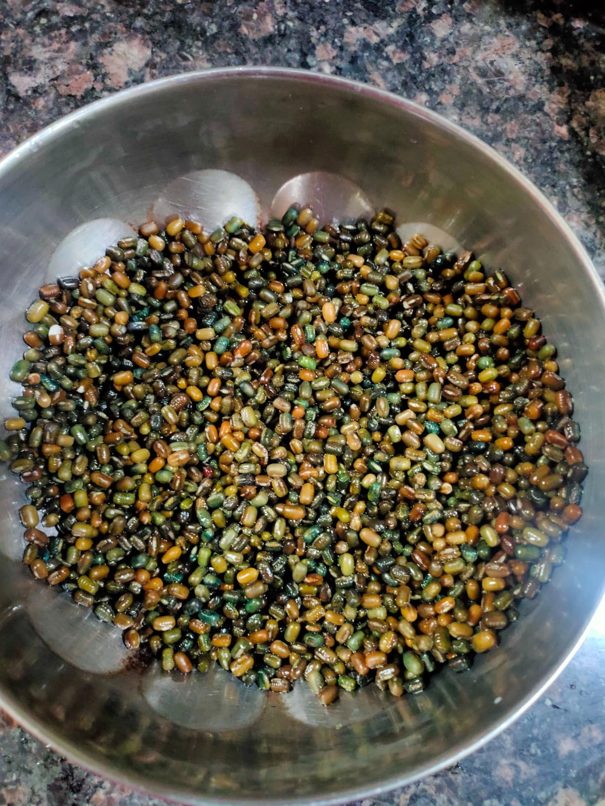 Amazon Brand - Vedaka Premium Black Urad Whole / Sabut, 500g : Amazon ...