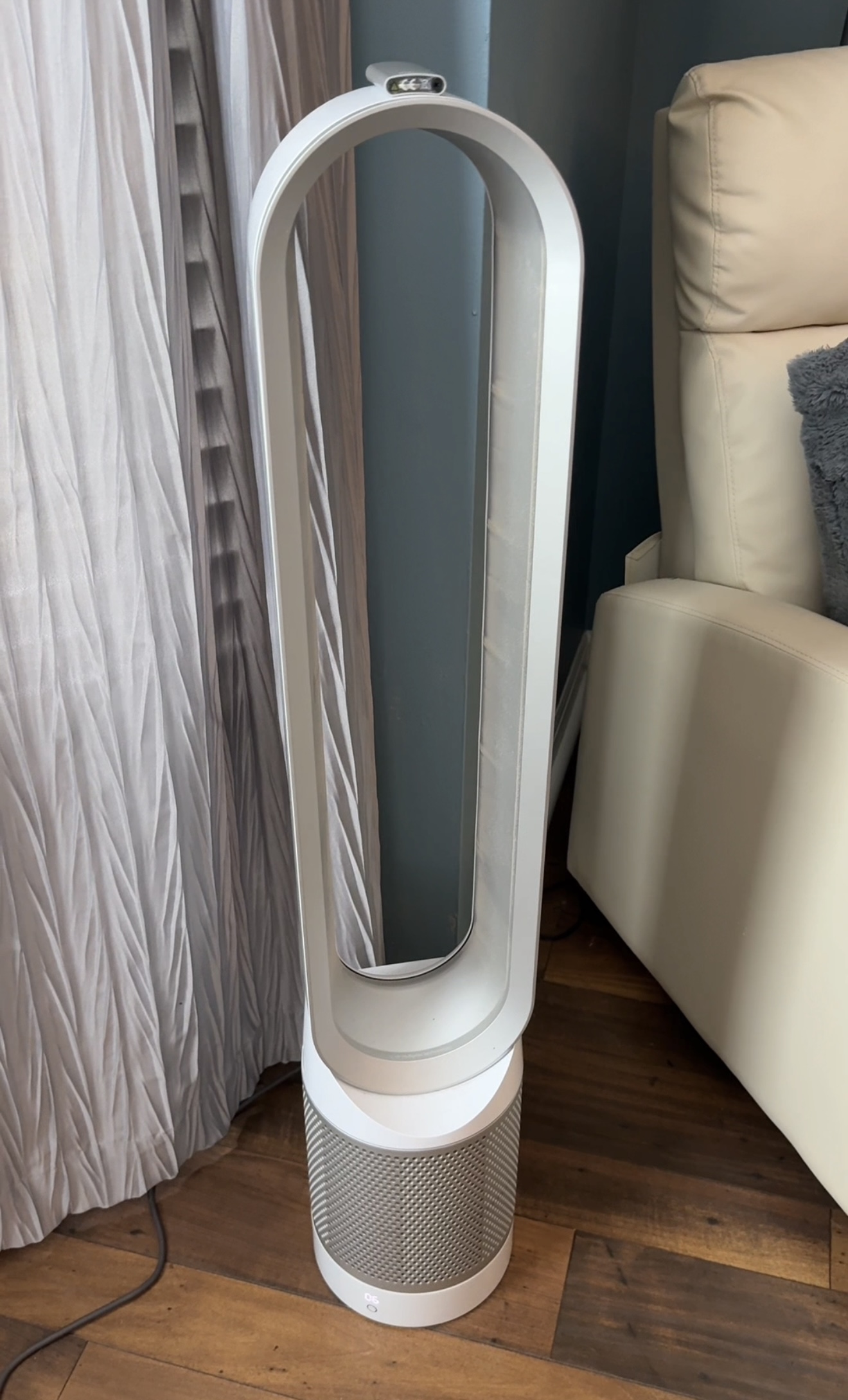 Watch REVIEW Dyson cooling fan and filter. A home must have! on Amazon Live
