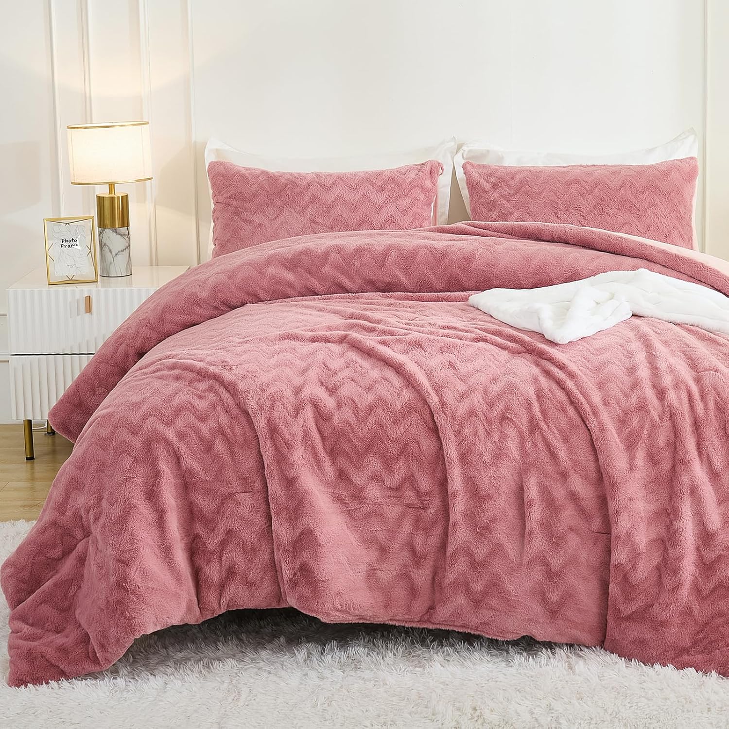 Amazon.com: MOVE OVER Shaggy Fluffy Faux Fur Comforter Set King Size ...