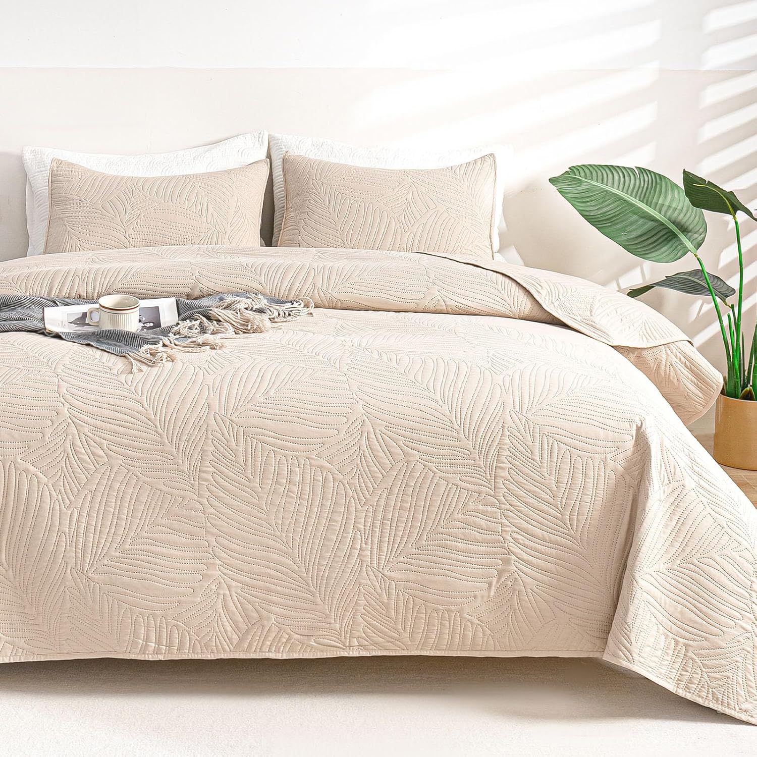 Amazon.com: OARAGE King Quilt Bedding Set Lightweight Soft Beige ...