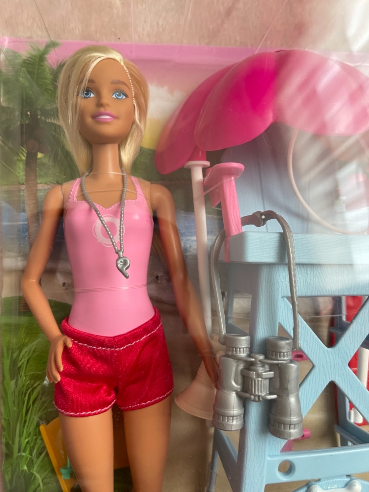 BARBIE LIFEGUARD DOLL AND PLAYSET : Amazon.co.uk: Toys & Games