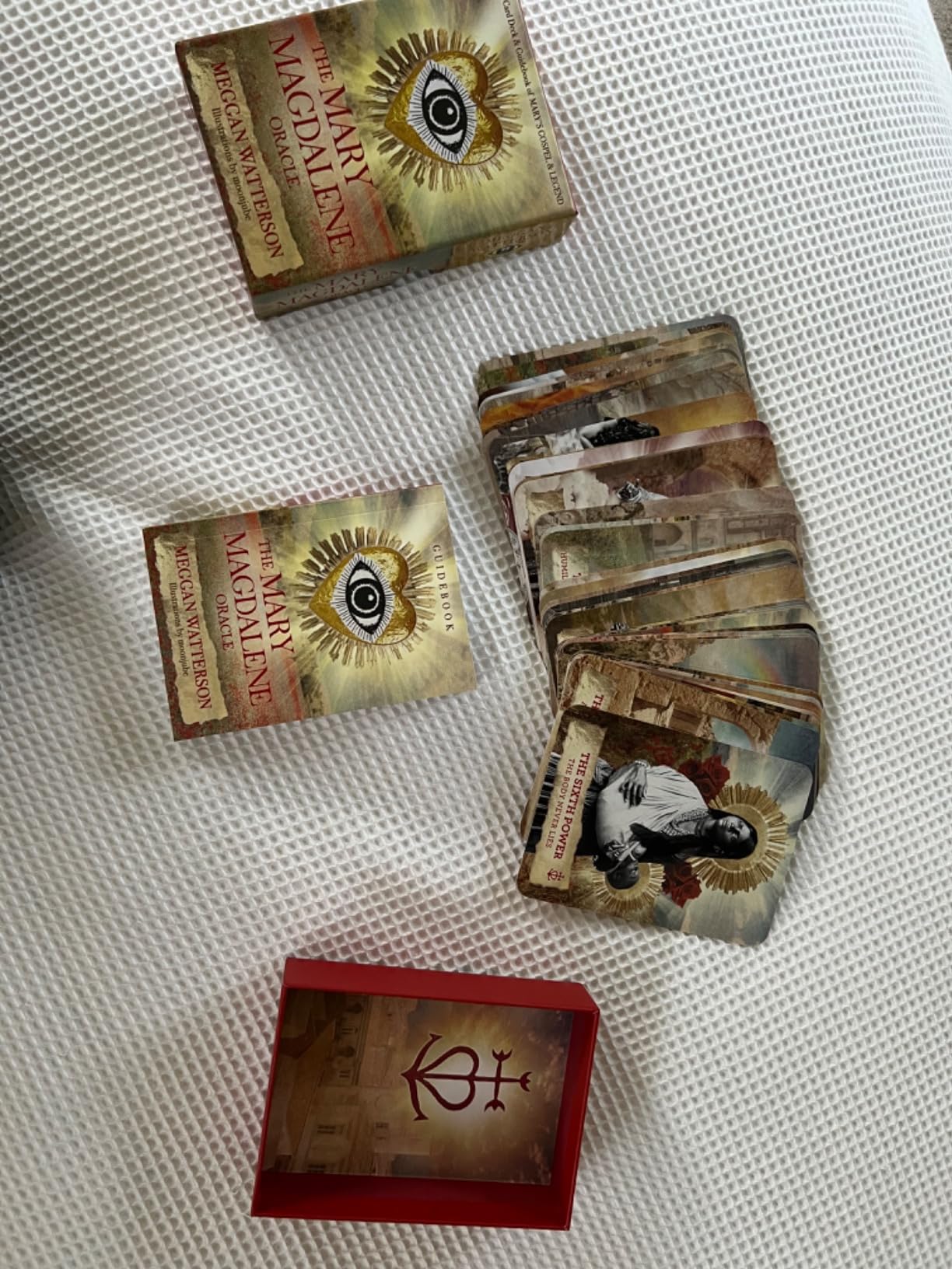 The Mary Magdalene Oracle: A 44-Card Deck & Guidebook of Mary's Gospel ...