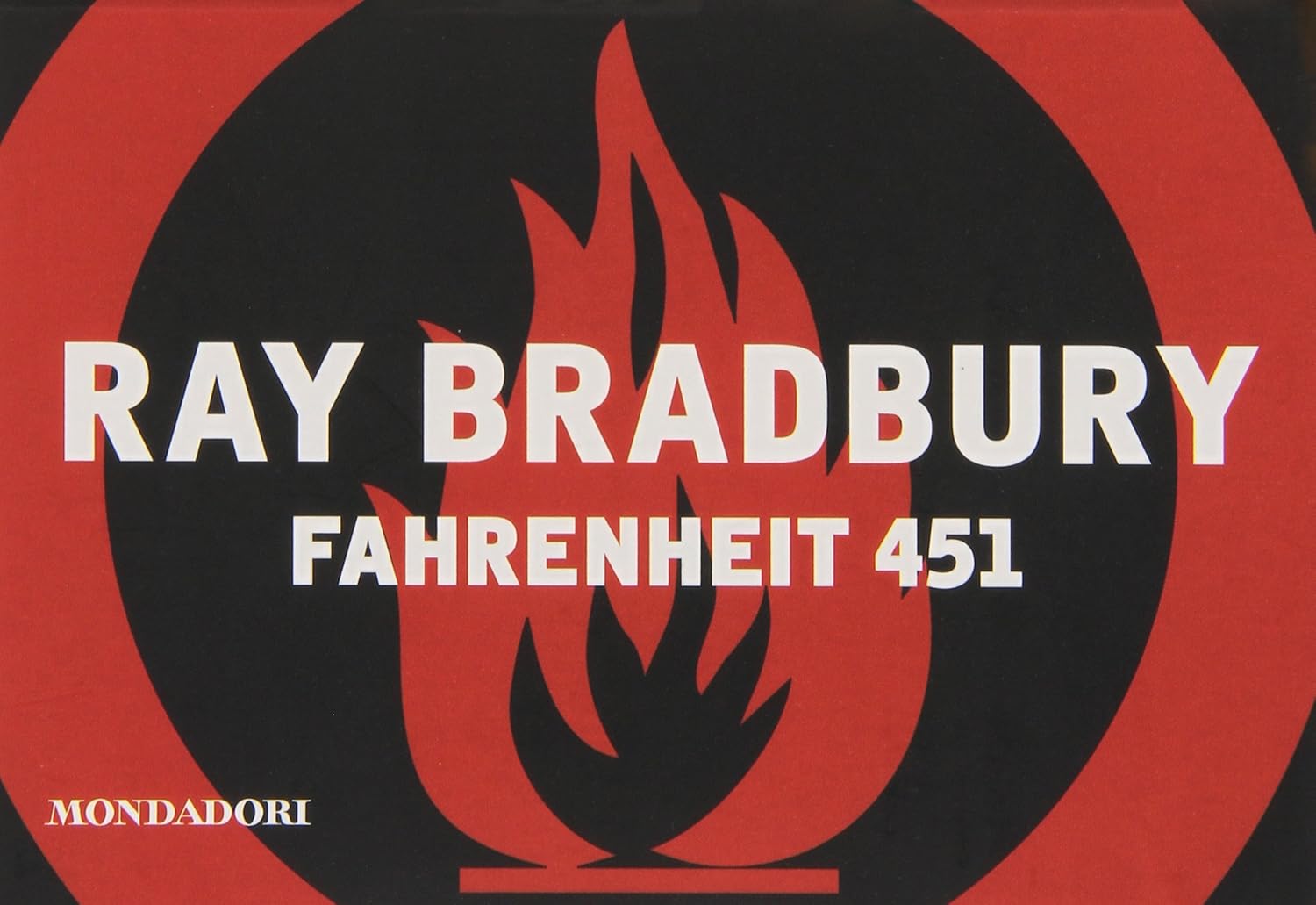 Amazon.com: Fahrenheit 451: 9788804650010: Ray Bradbury: Books
