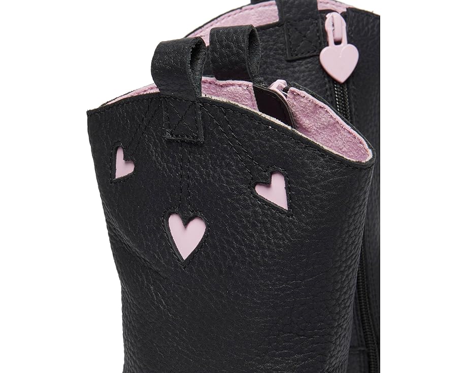 Dr. Martens Kid's Collection Bex Heart P-O Boot Youth (Big Kid) | 6pm
