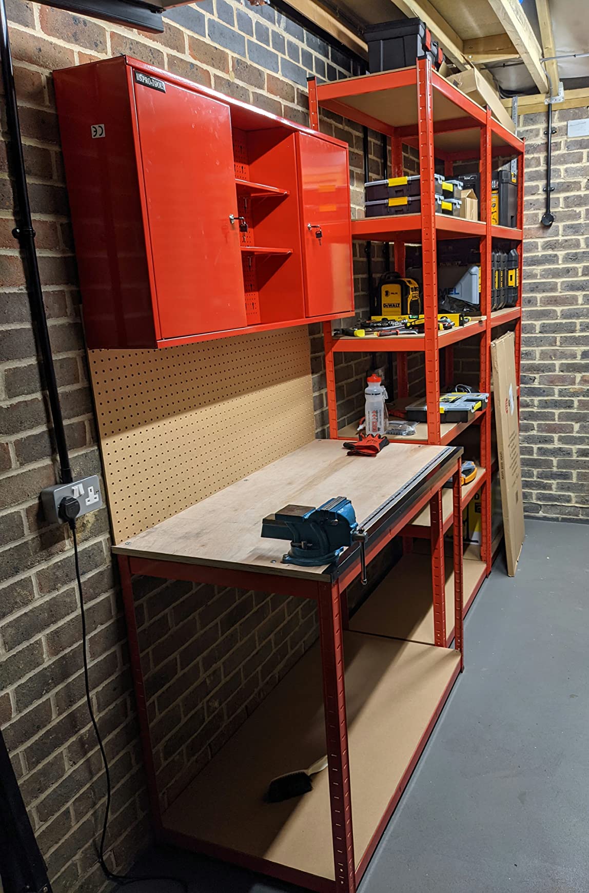 US PRO TOOLS RED STEEL METAL GARAGE STORAGE TOOL CABINET WALL RACK ...