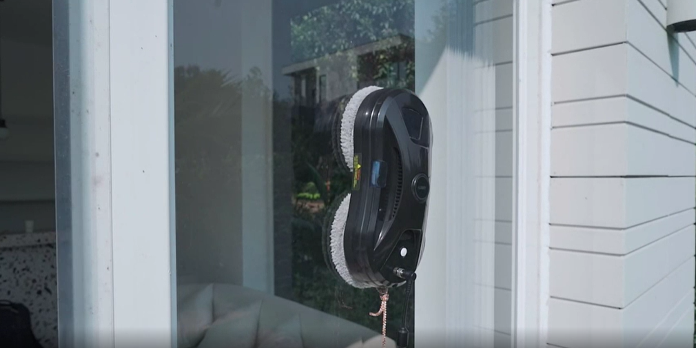 Watch CHOVERY CL-2 Window Cleaner Robot Introducing on Amazon Live
