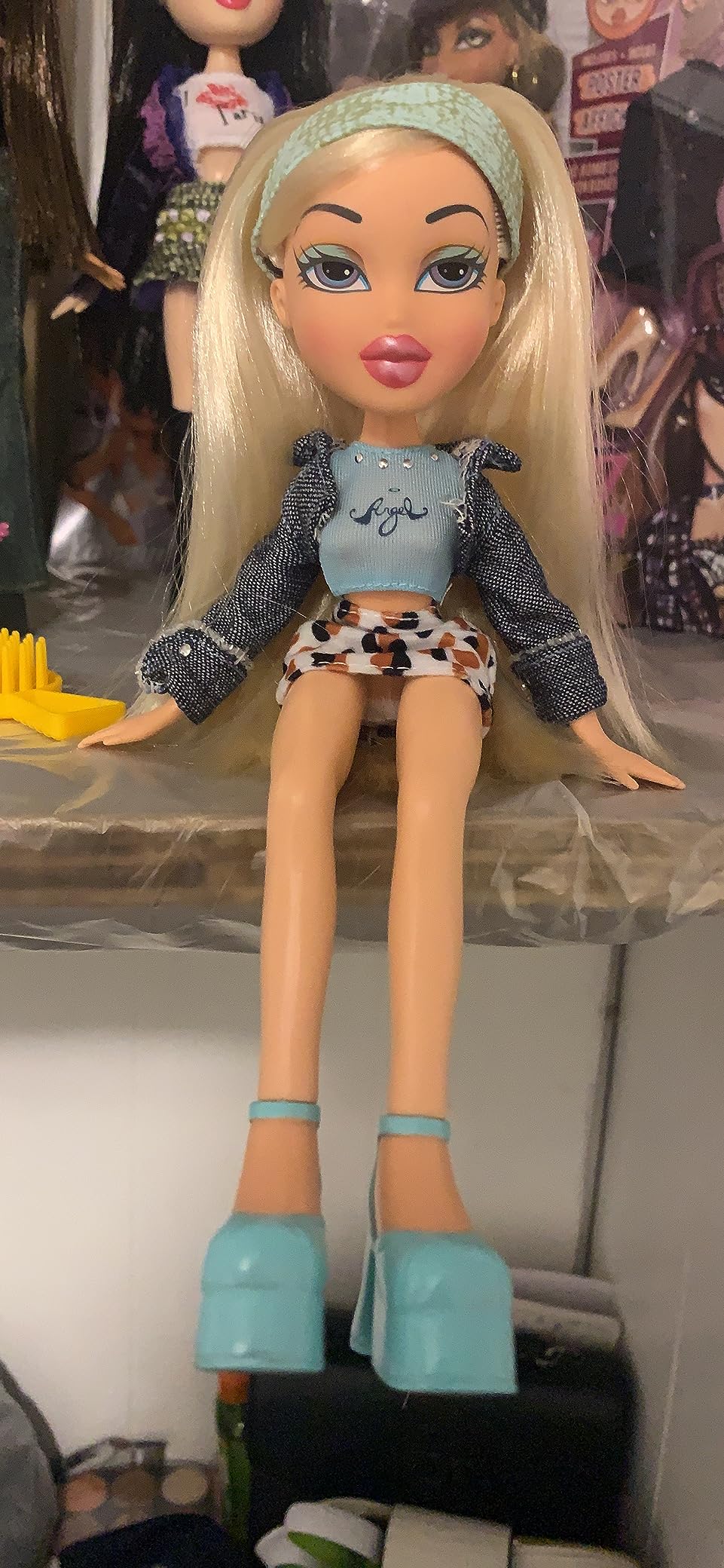 Amazon.com: Bratz 20 Yearz Anniversary Edition Cloe Doll - 2 Outfits ...