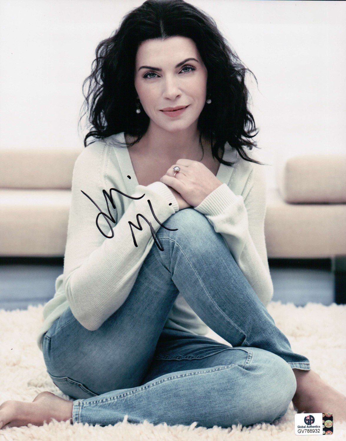 Julianna Margulies Hot