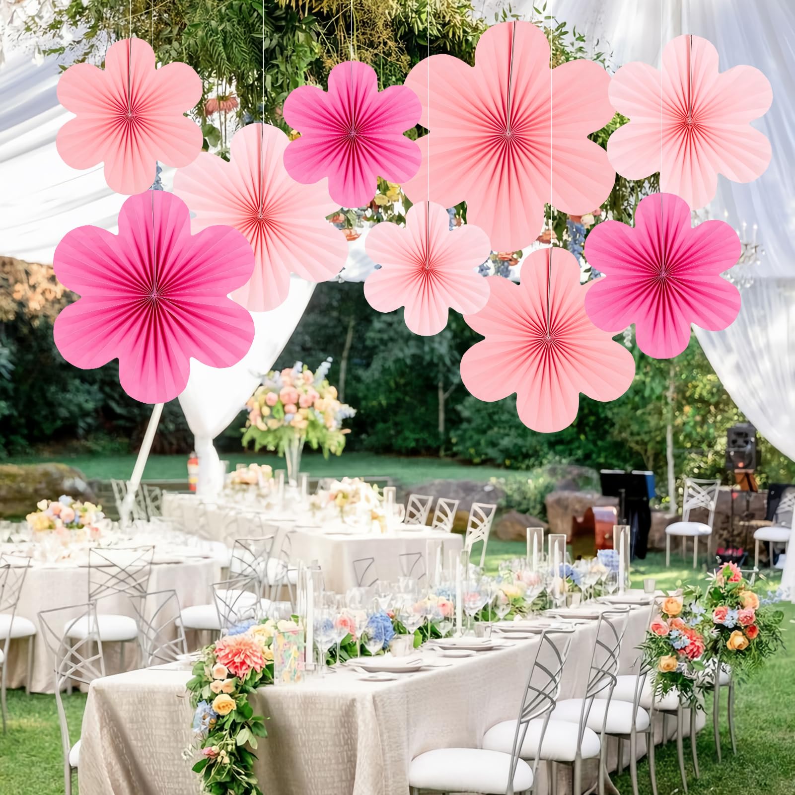 Fan Centerpieces Wedding I Absolutely Love The Chandeliers And The