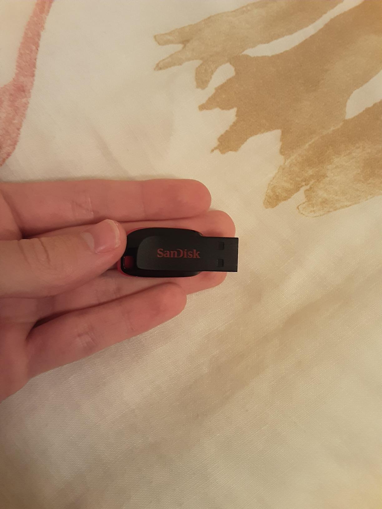 SanDisk 32GB Cruzer Blade USB flash drive - USB2.0 - SDCZ50-032G-B35 ...