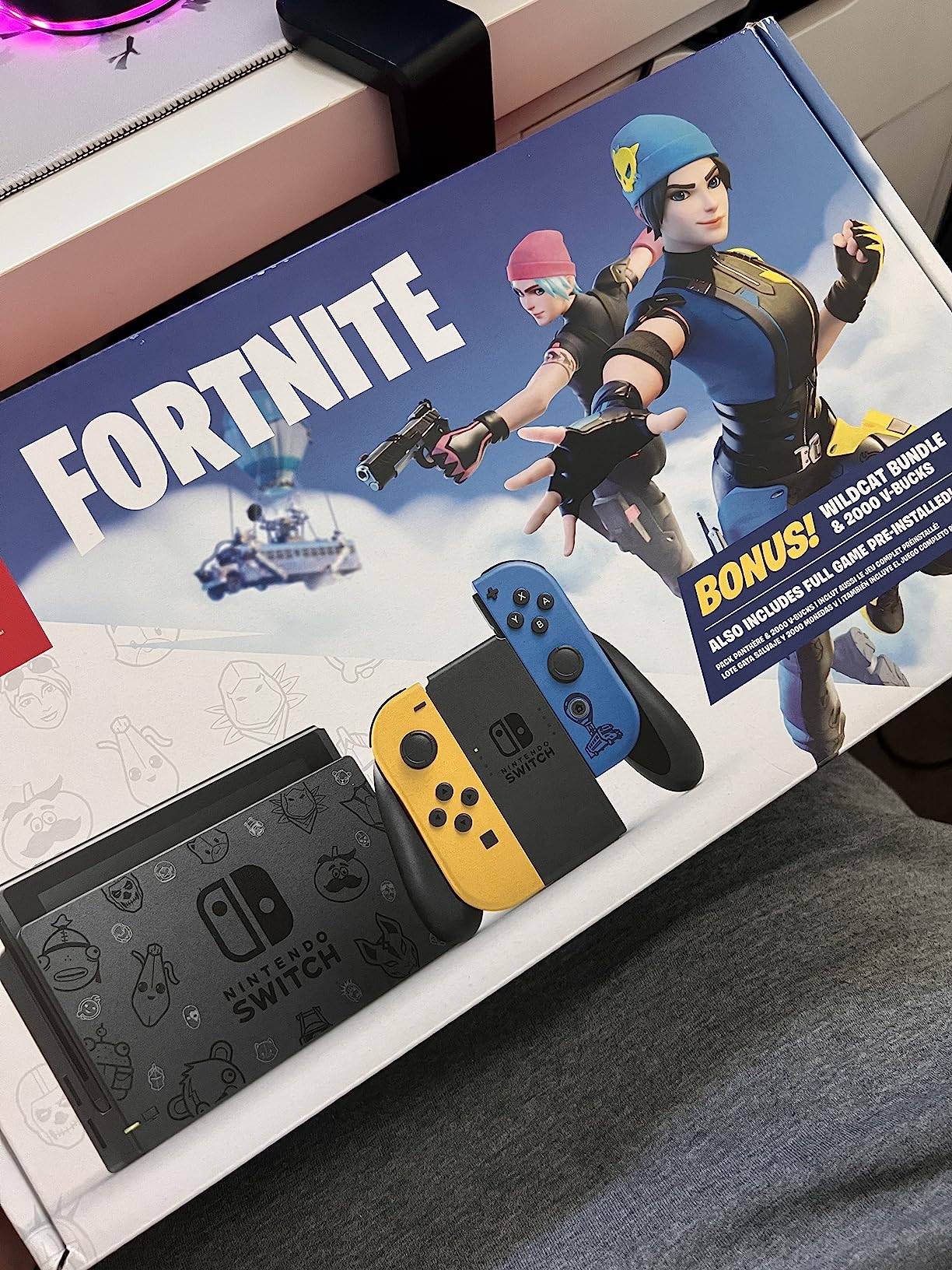 $50/mo - Finance PURTCH Newest Switch w/Yellow & Blue controllers ...