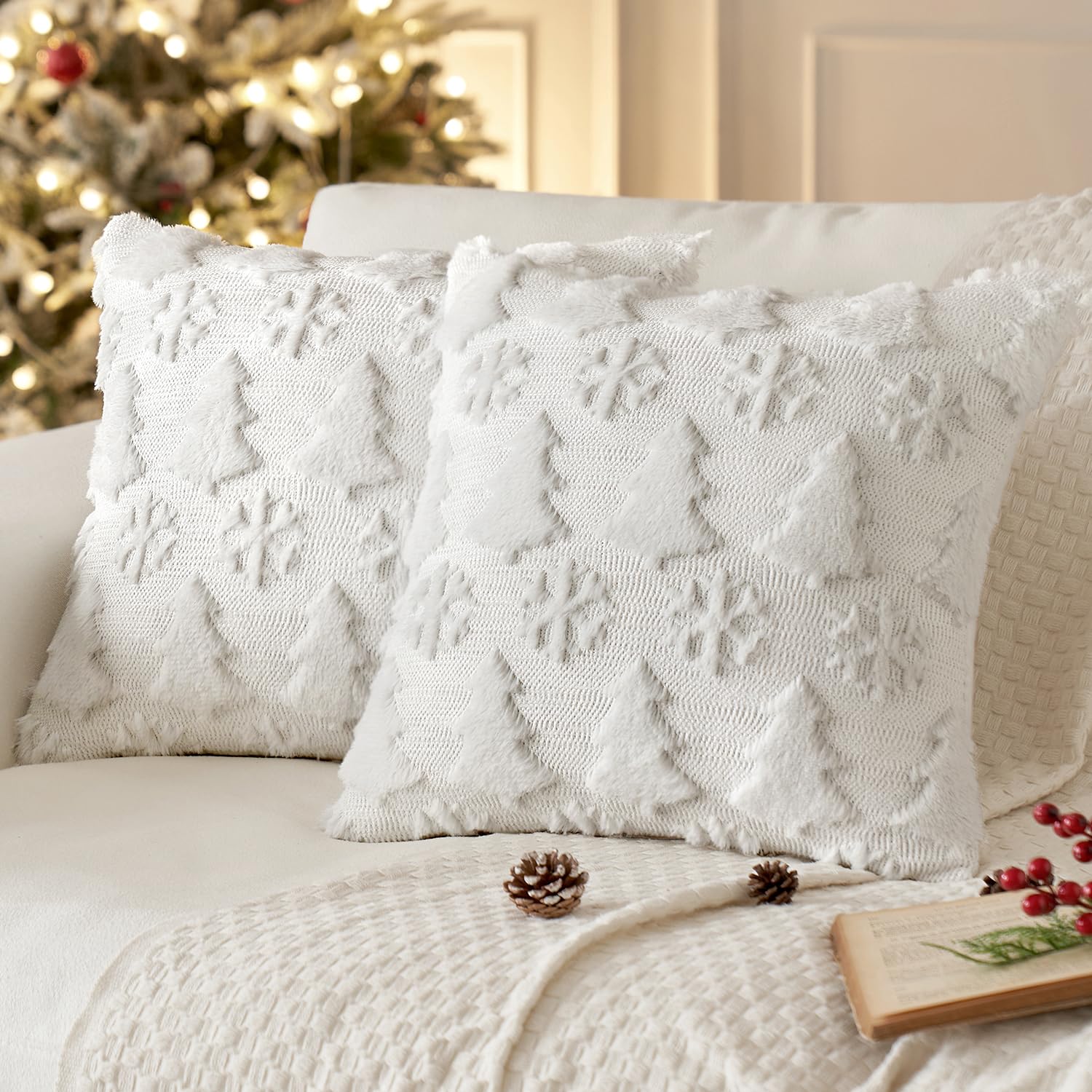 Amazon.com: MIULEE Christmas Tree and Snowflakes Pillow Covers 20x20 ...
