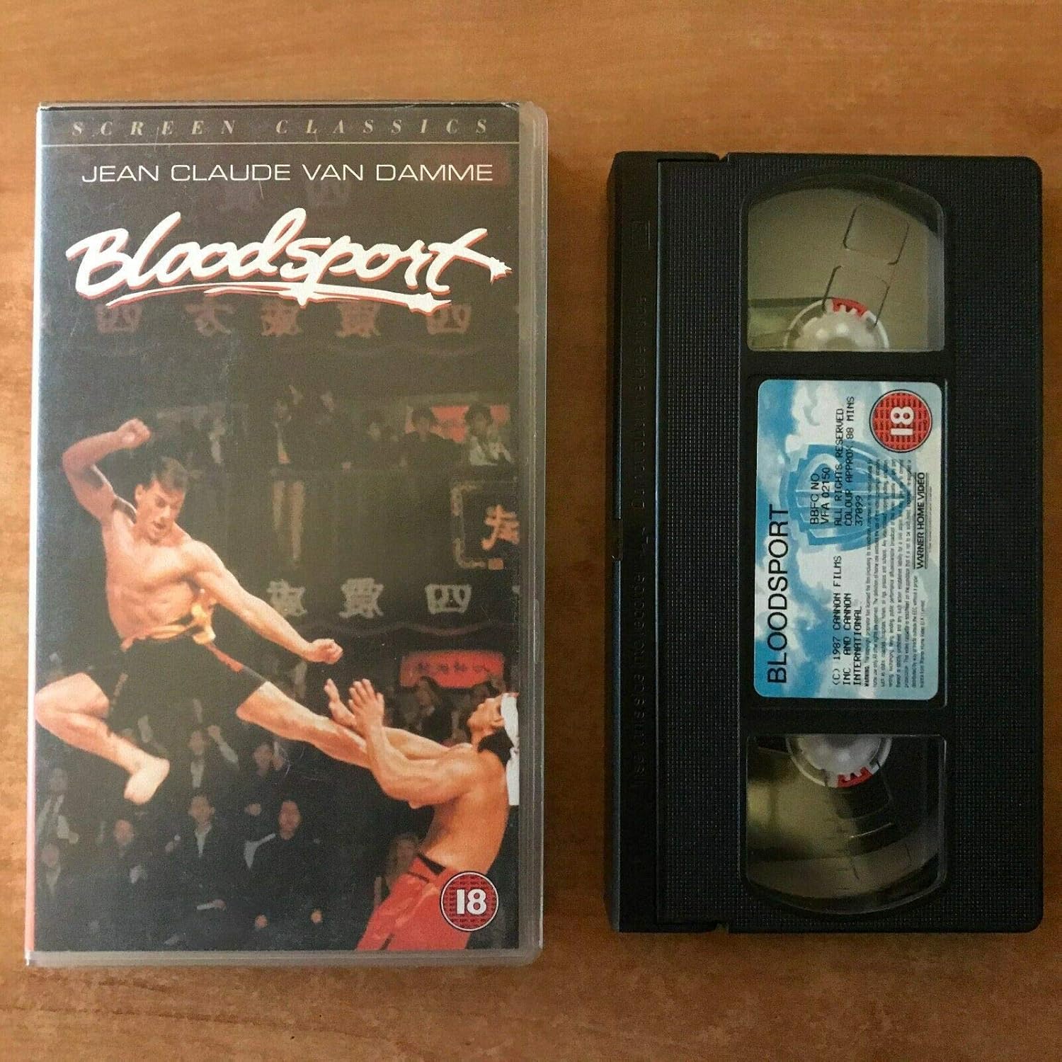 Bloodsport : Jean-Claude Van Damme, Donald Gibb, Leah Ayres, Norman ...