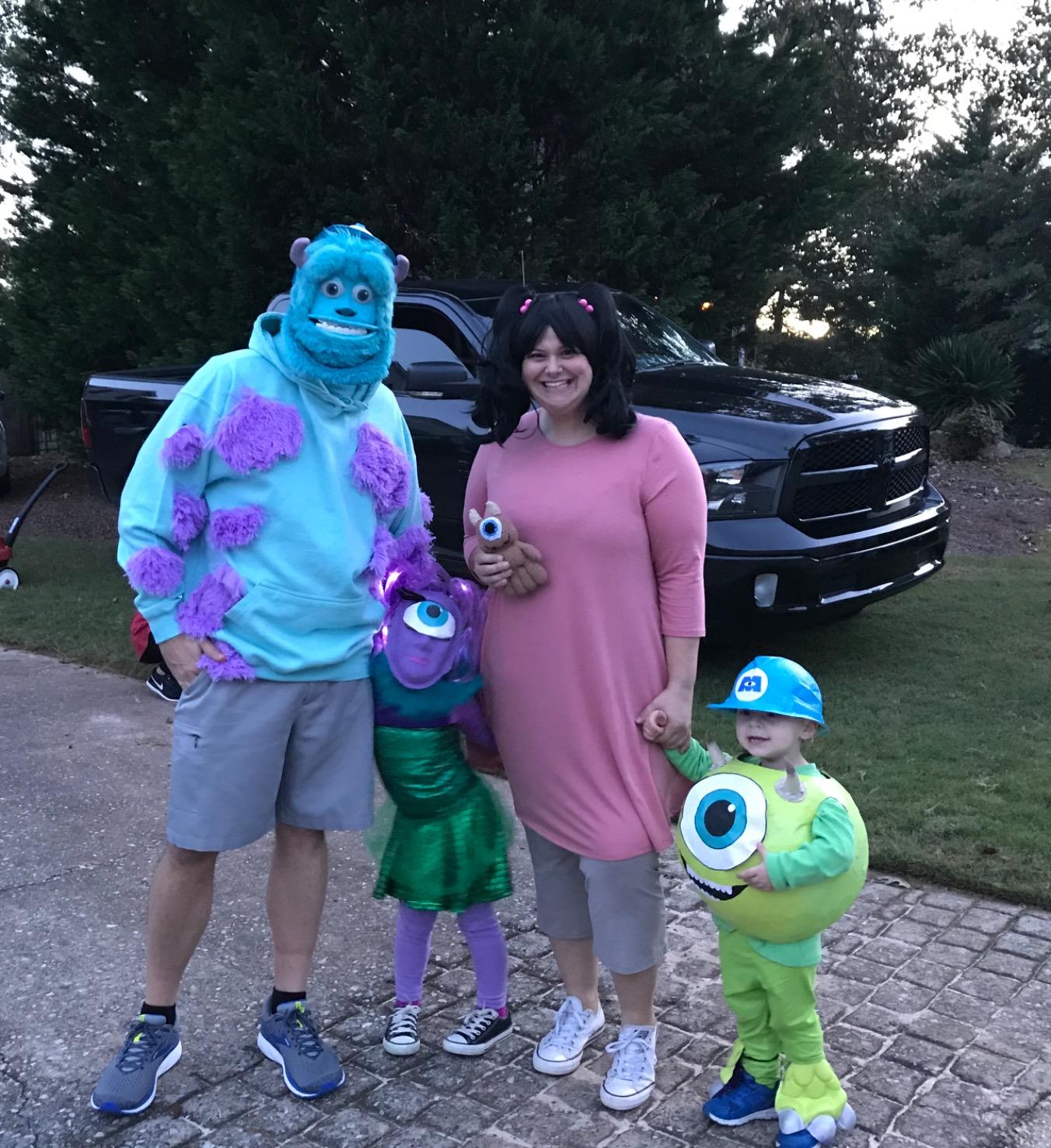 Amazon.com: Spinmaster Monsters University Sulley Monster Mask : Toys ...