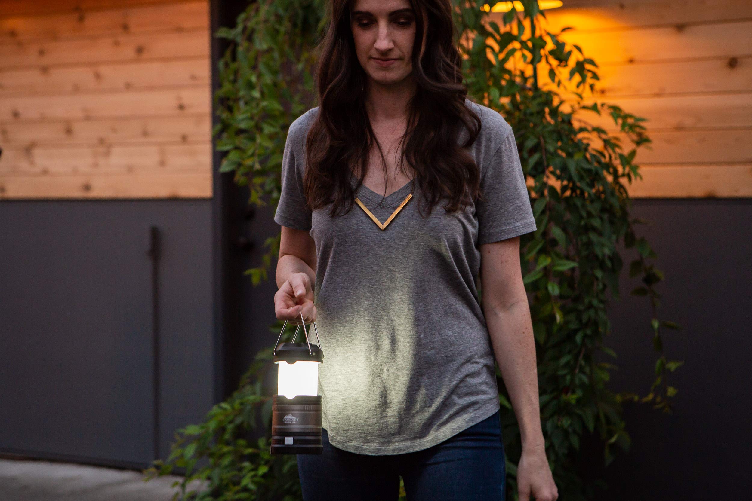 Snapklik.com : Cascade Mountain Tech Collapsible LED Lantern