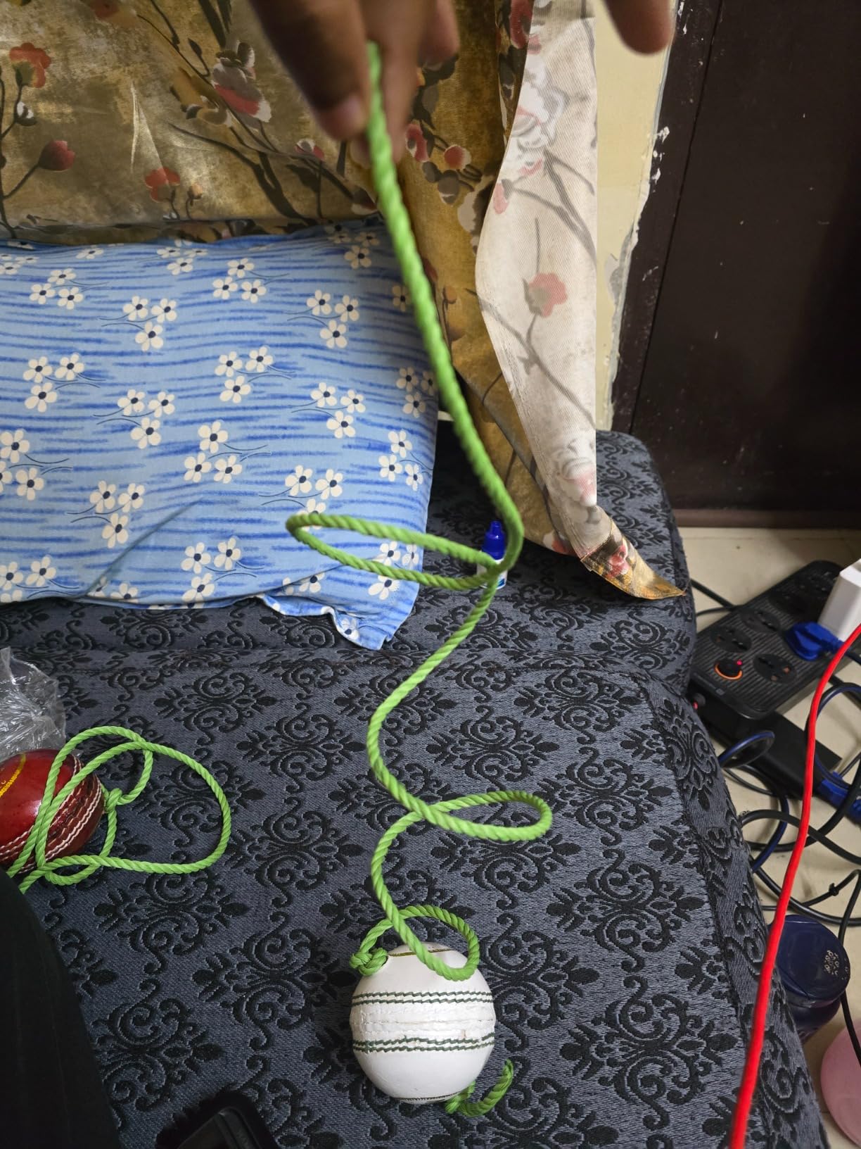 Vibco Leather Match Practice Hanging Cricket Ball Red & White(Club Size) Pack of 2 : Amazon.in ...