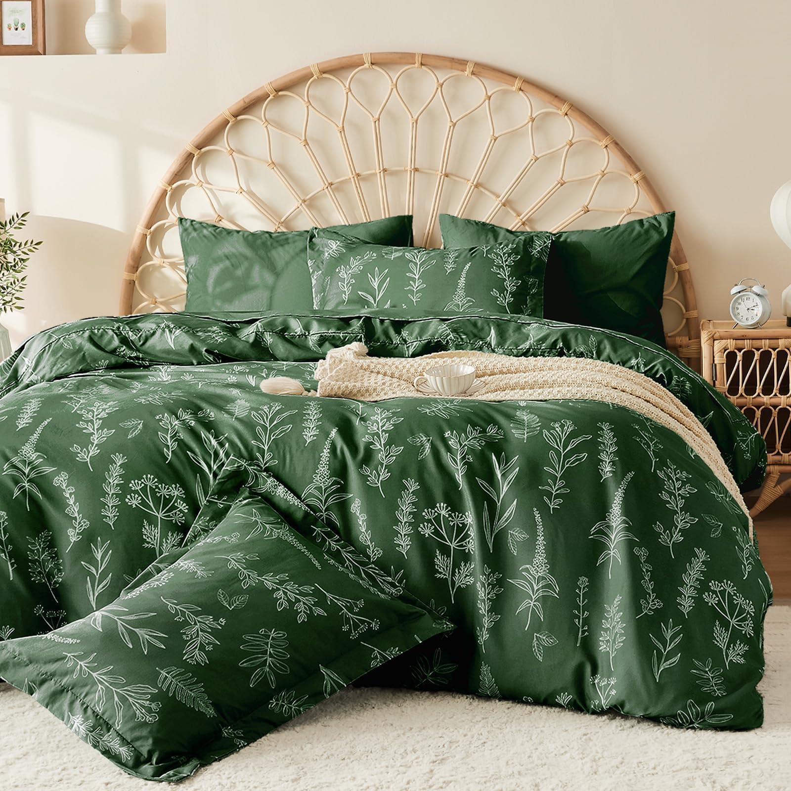 Amazon.com: MUXHOMO Dark Green King Comforter Set, Elegant Floral Print ...