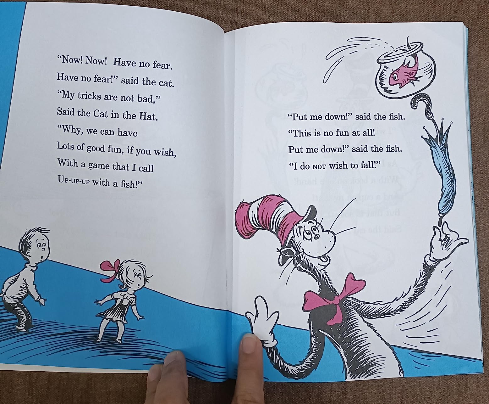 The Cat in the Hat : Seuss, Dr.: Amazon.in: Books