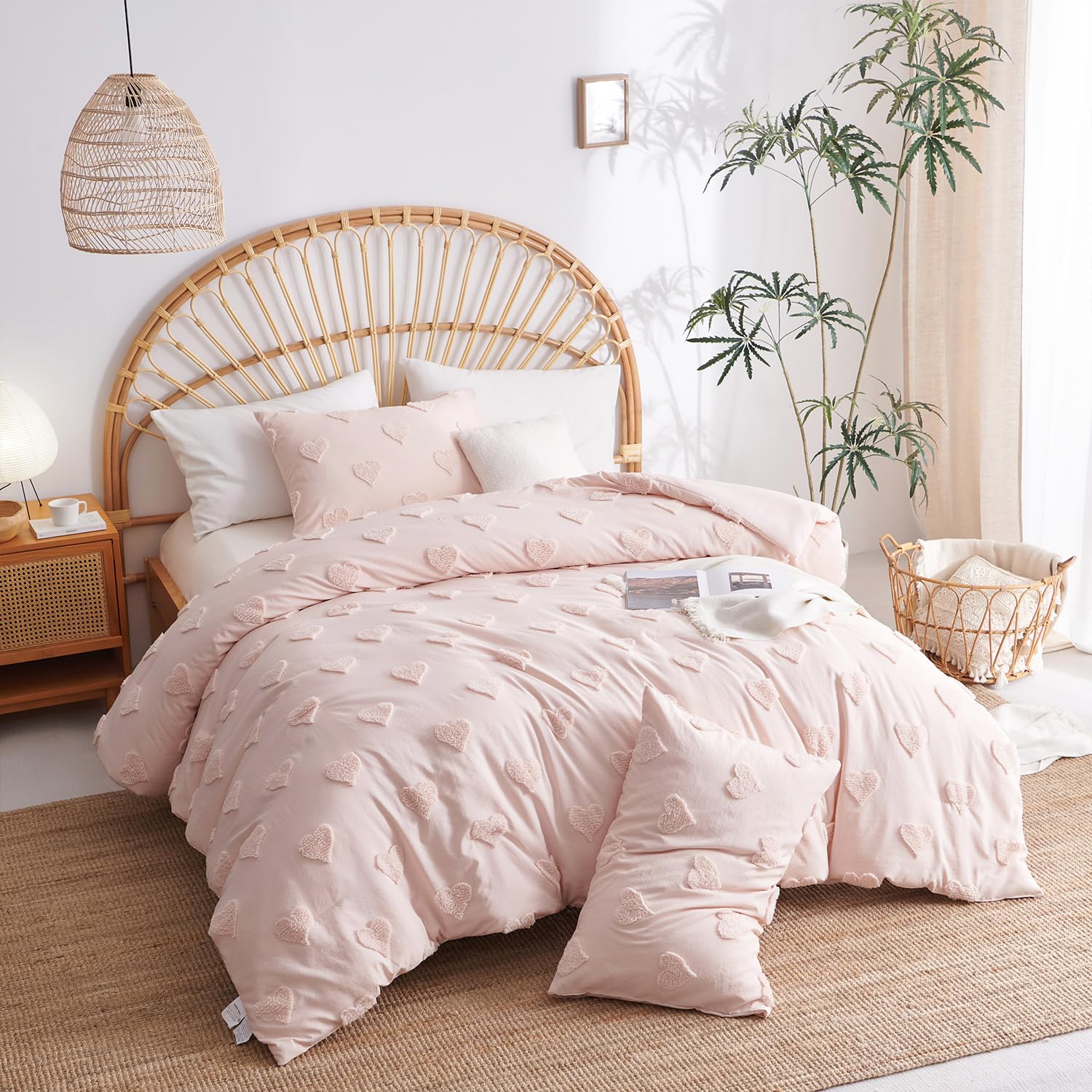 Amazon.com: Nayoroom Boho Comforter Set Queen Size Pink Heart Tufted ...