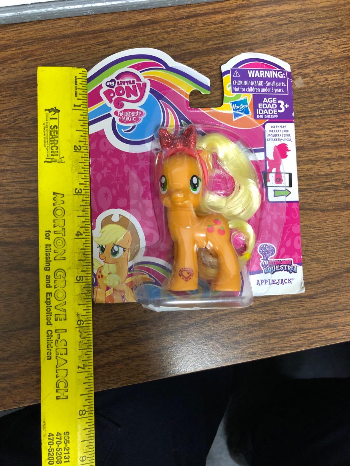 Amazon.com: My Little Pony Friendship is Magic Applejack Figure : Toys ...