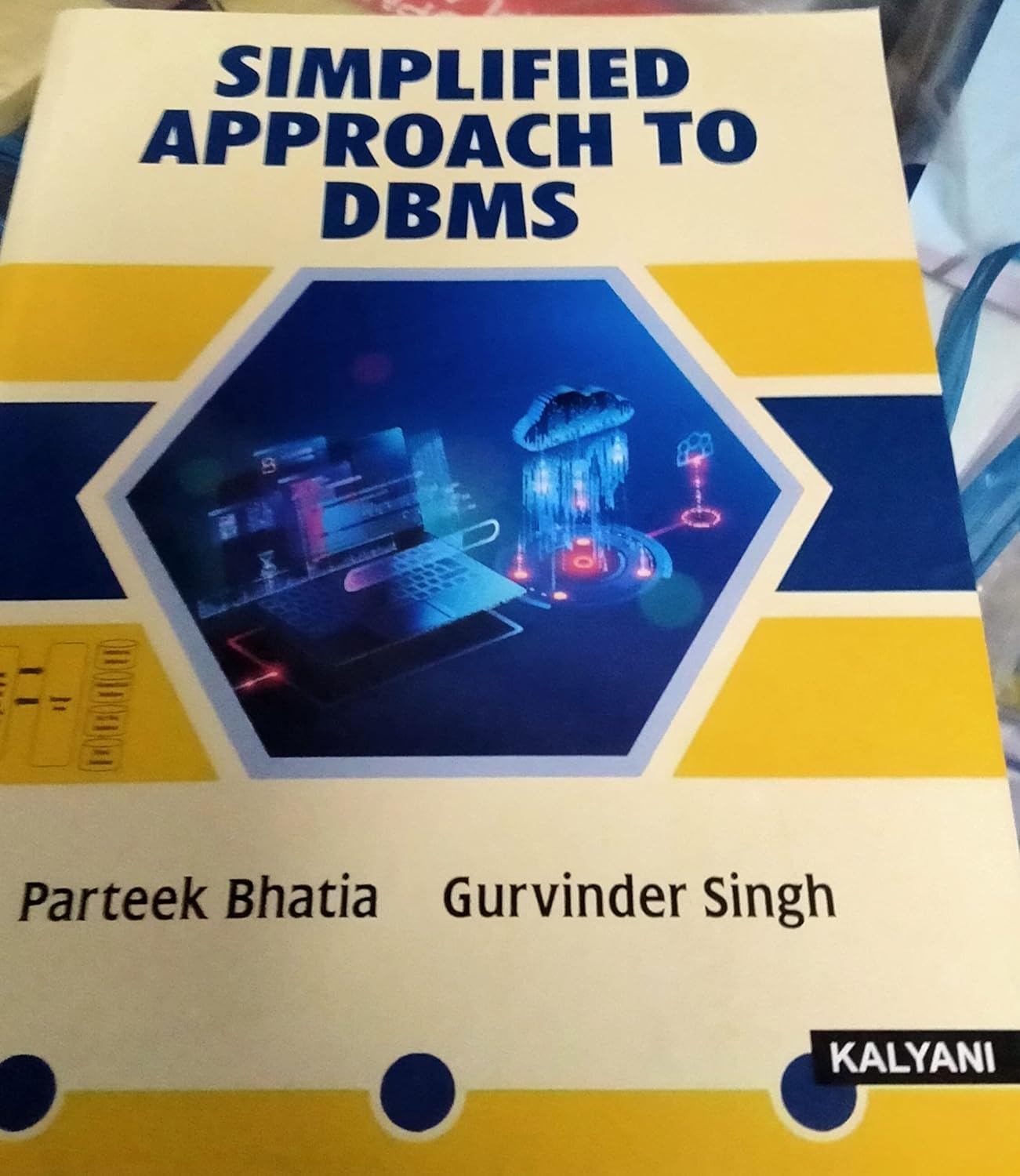 Simplified Approach to DBMS : Bhatia Parteek, Gurvinder Singh: Amazon ...