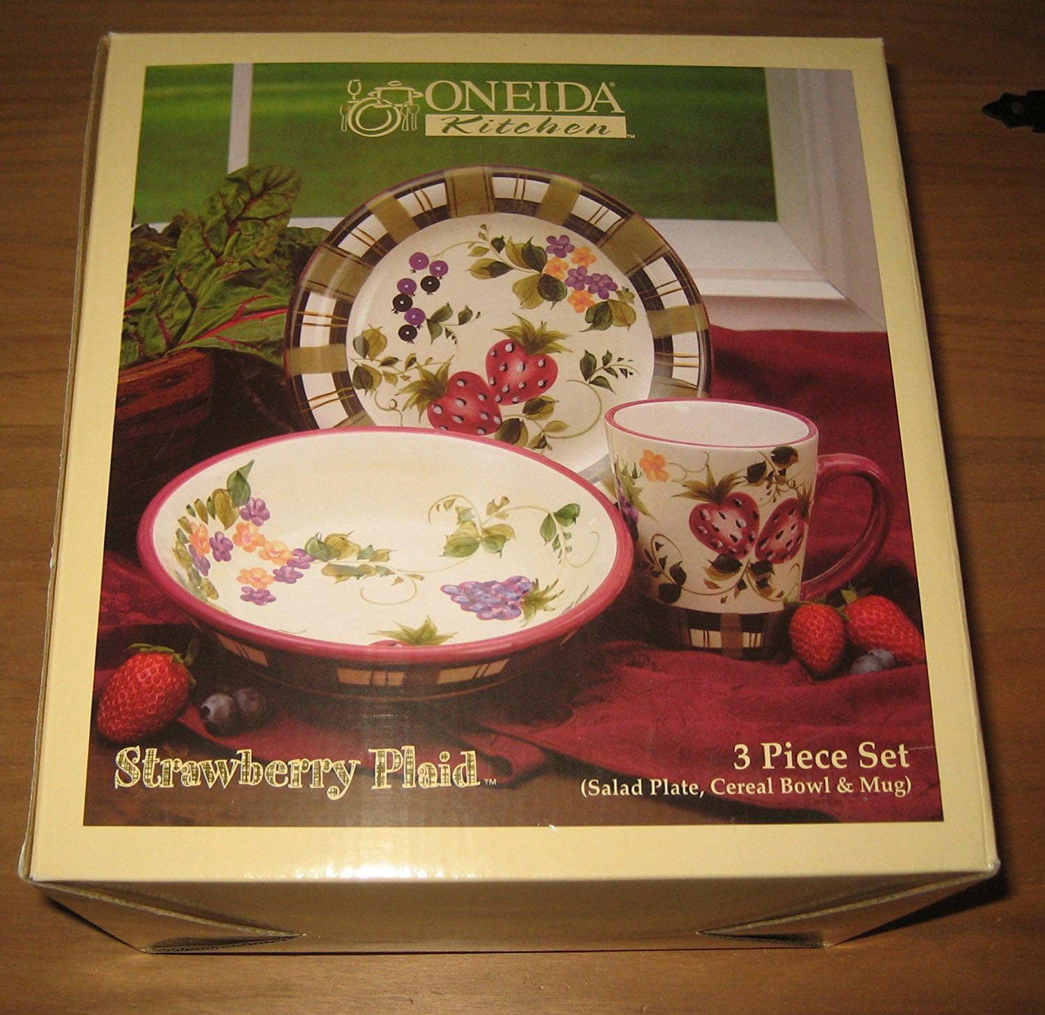 Amazon.com | Oneida Strawberry Plaid 3 Piece Dish Set: Dinnerware Sets ...