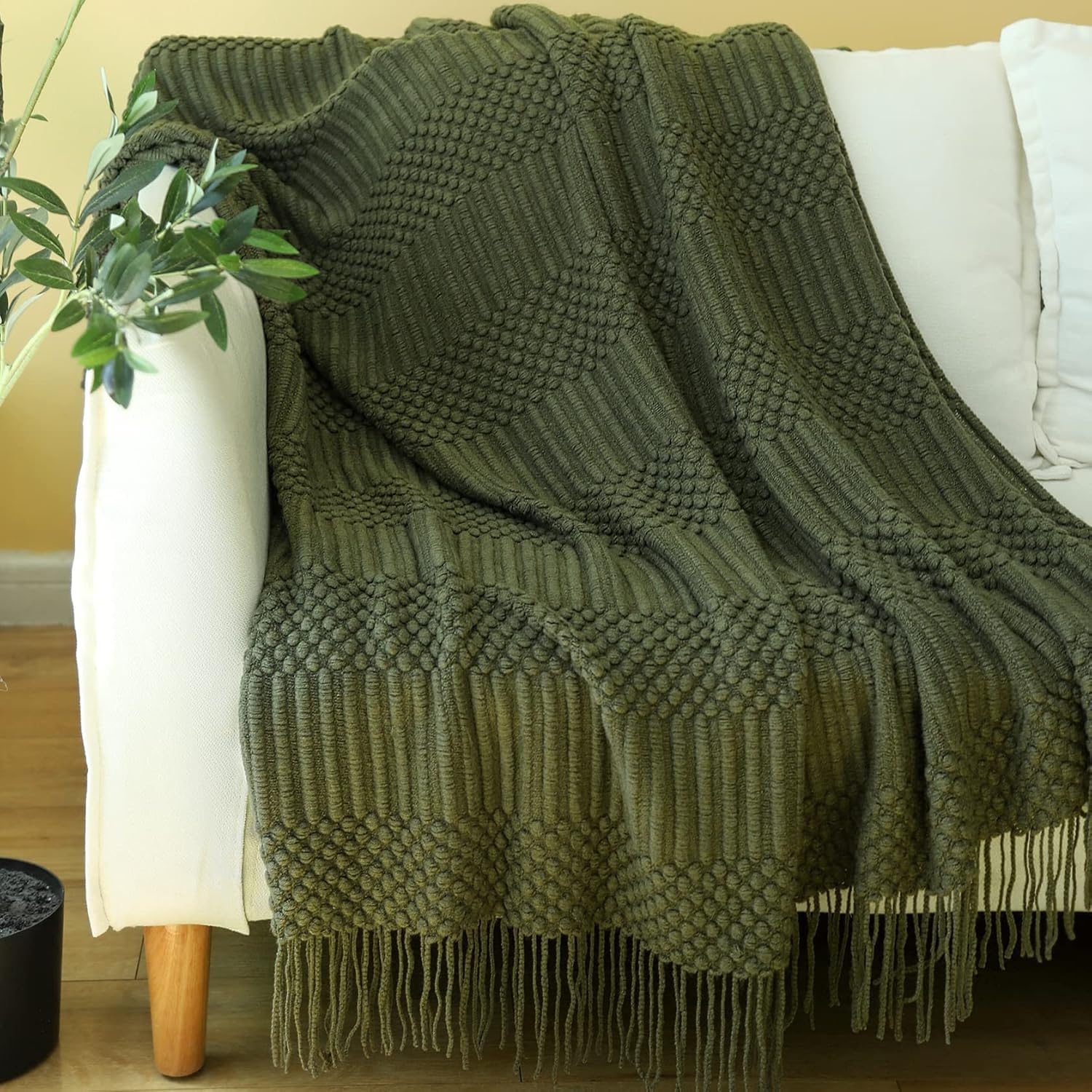 Amazon.com: Blagic Knitted Throw Blanket for Couch, Bed and Sofa. Super ...