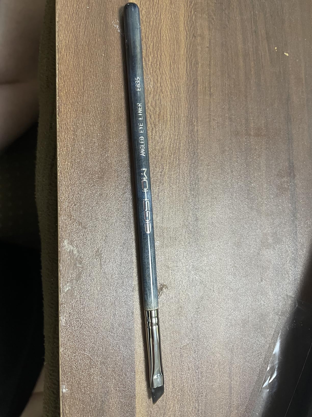 Amazon | EIGSHOW アイライナーブラシ極細 メイクブラシ 化粧筆 アイメイクブラシ 眉毛 ブラシ 高級繊維毛 柔らかい 描きやすい 木柄 ブラック | EIGSHOW | アイ ...