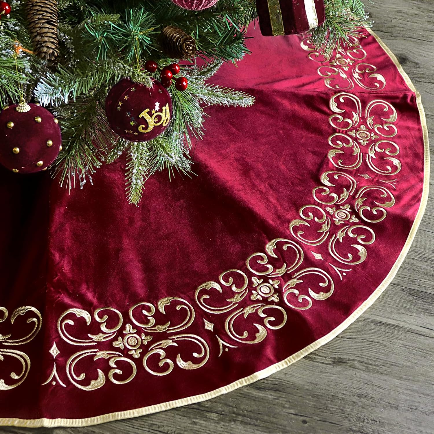 Amazon.com: Bunny Chorus Christmas Tree Skirt, 36 inches Classic Large ...