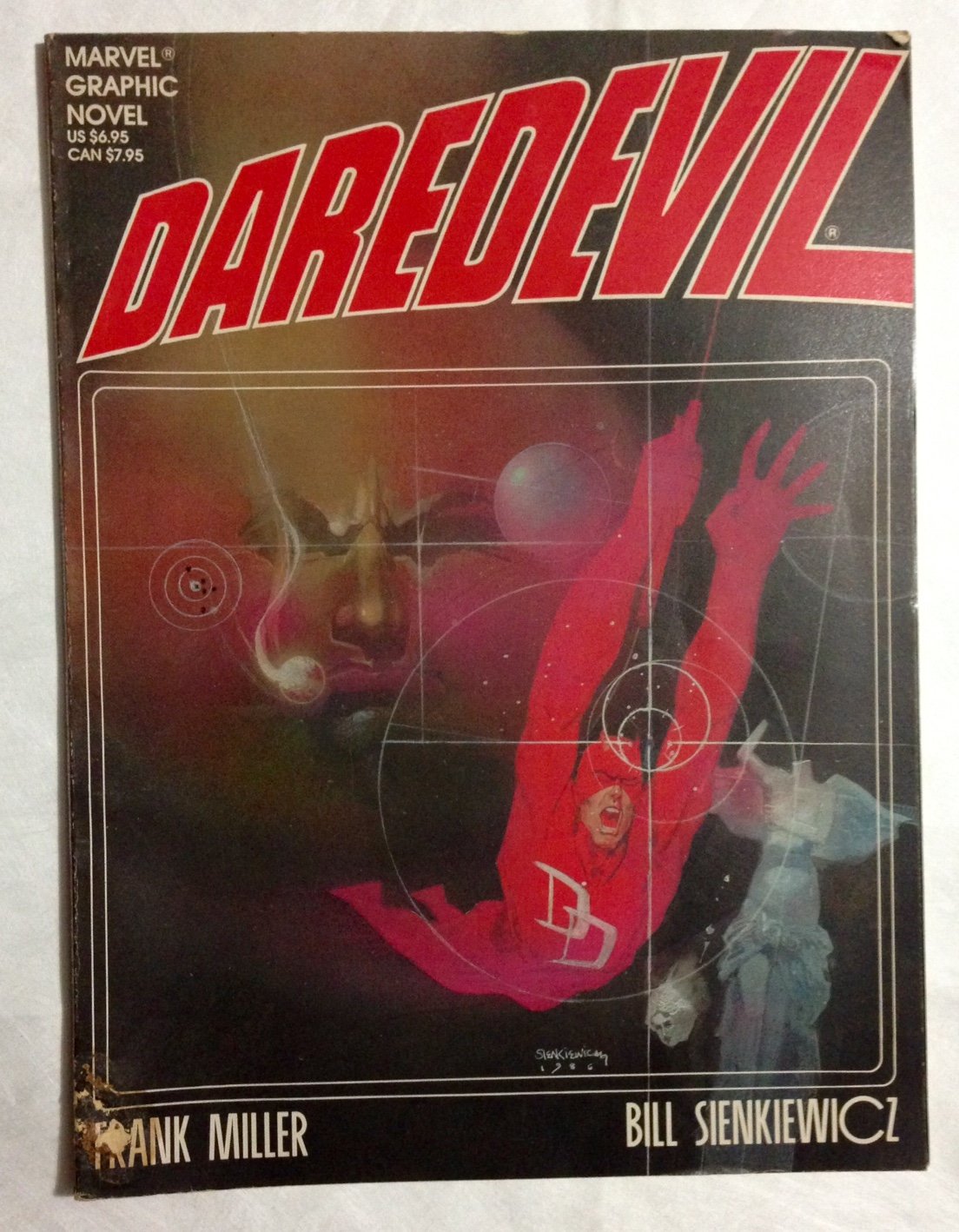 Amazon.com: Daredevil: Love and War (Marvel Graphic Novel ...