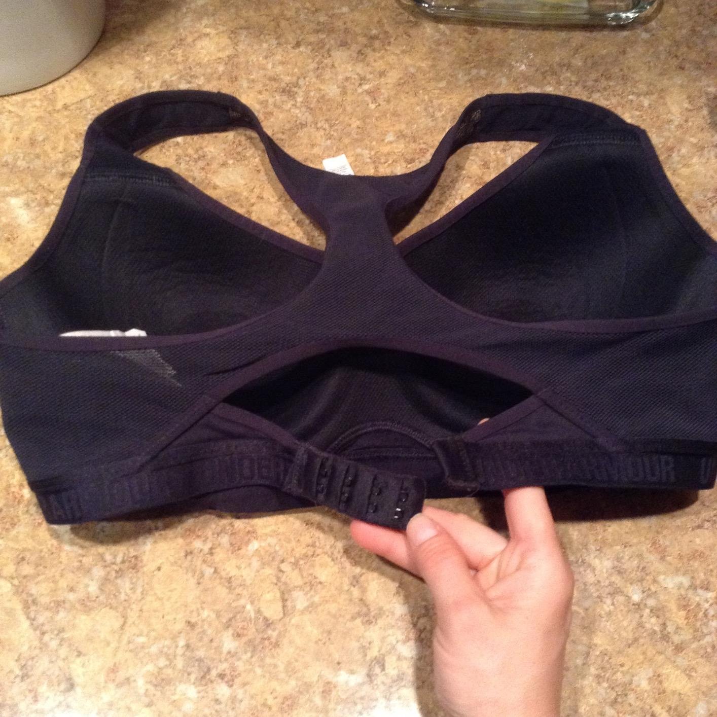 Amazon.com: Under Armour Women's Armour® High Bra : Clothing, Shoes ...