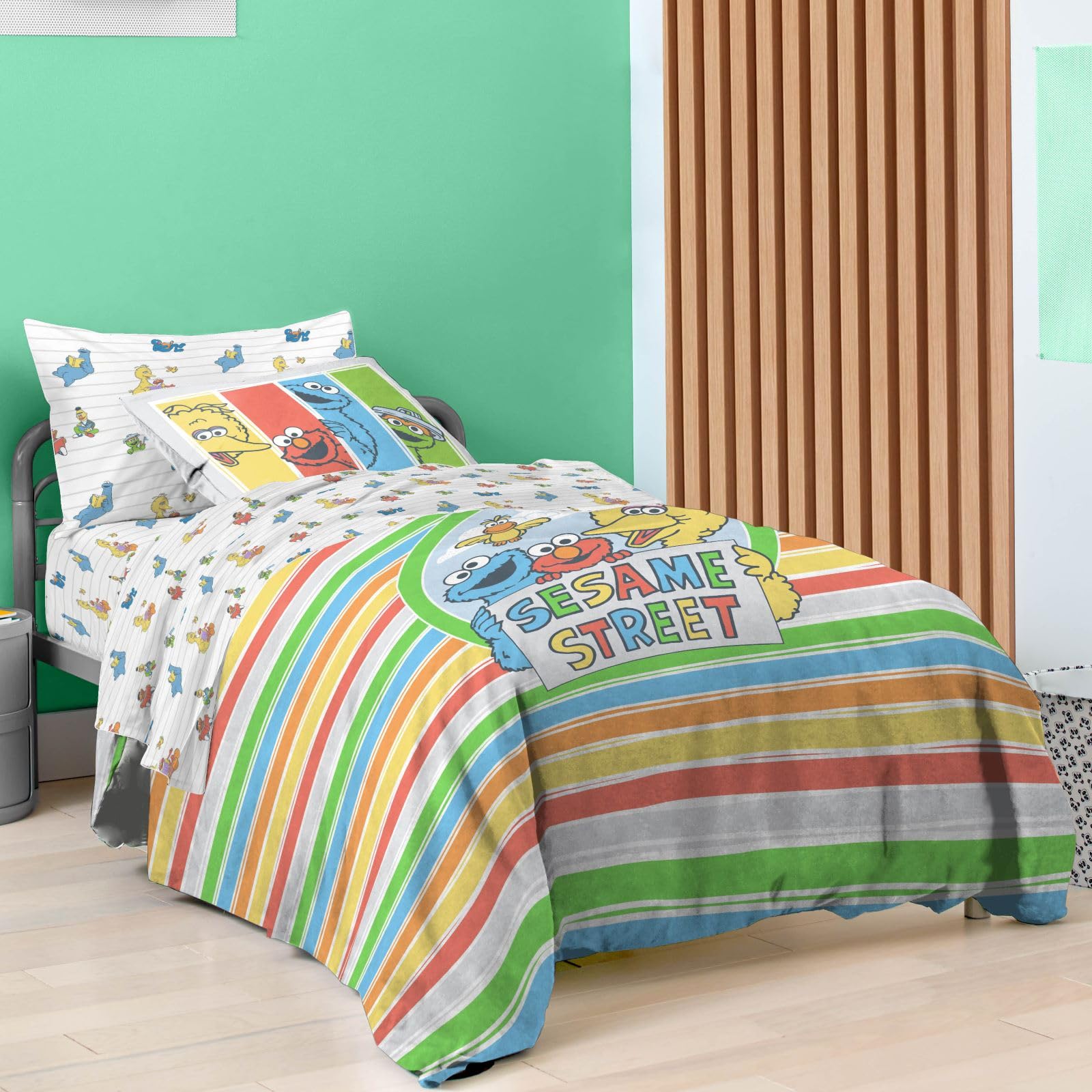 Amazon.com: Saturday Park Sesame Street Full Bed Set - Elmo and Cookie ...