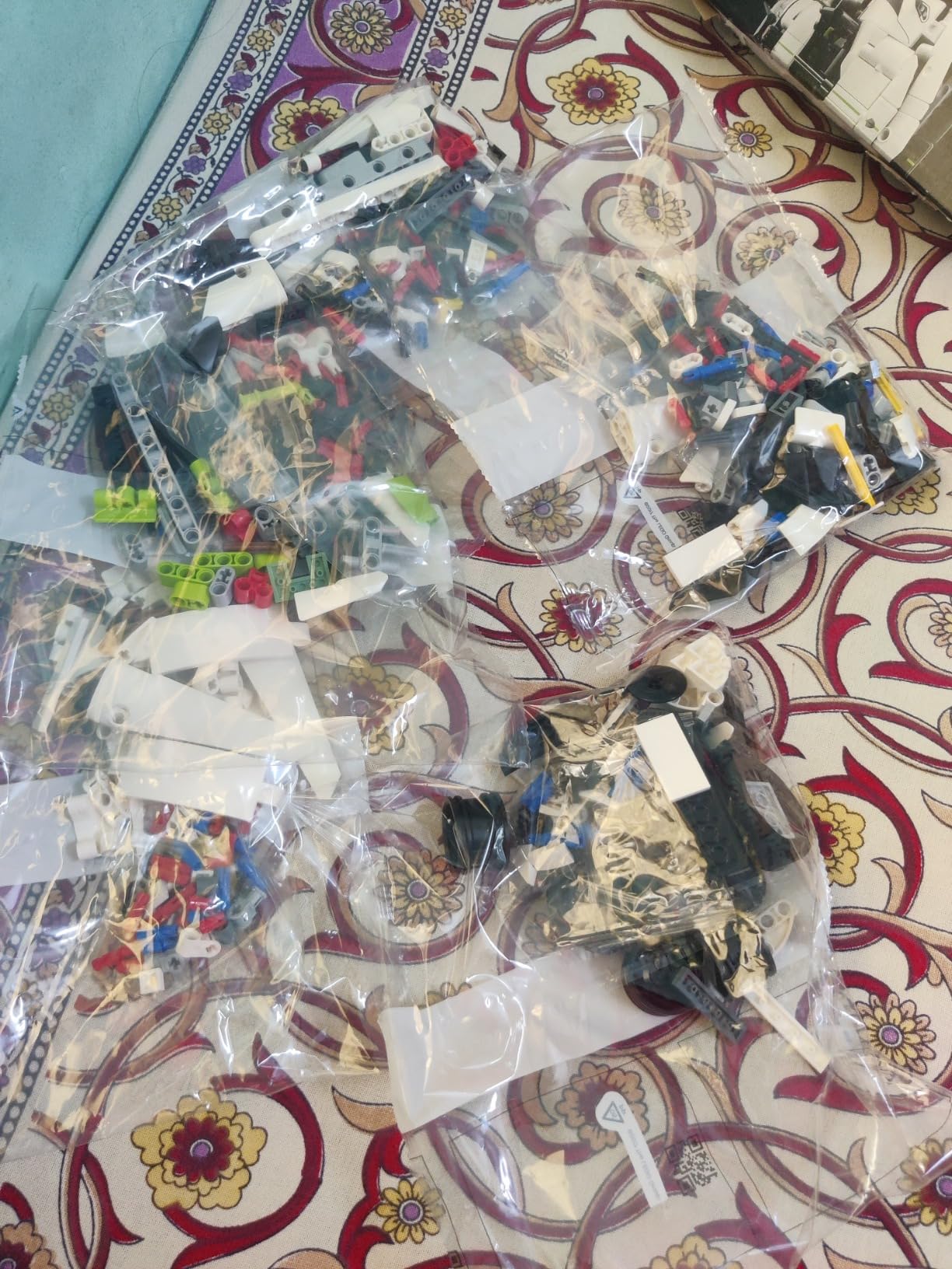 LEGO Technic Koenigsegg Jesko Absolut White Hypercar 42184 Building ...