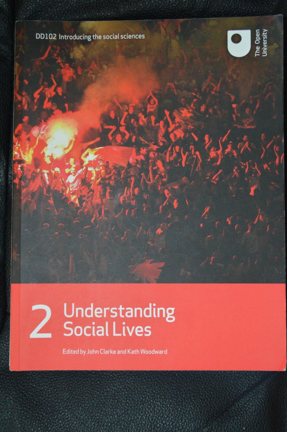Understanding Social Lives Book 2: Amazon.co.uk: Open University course ...