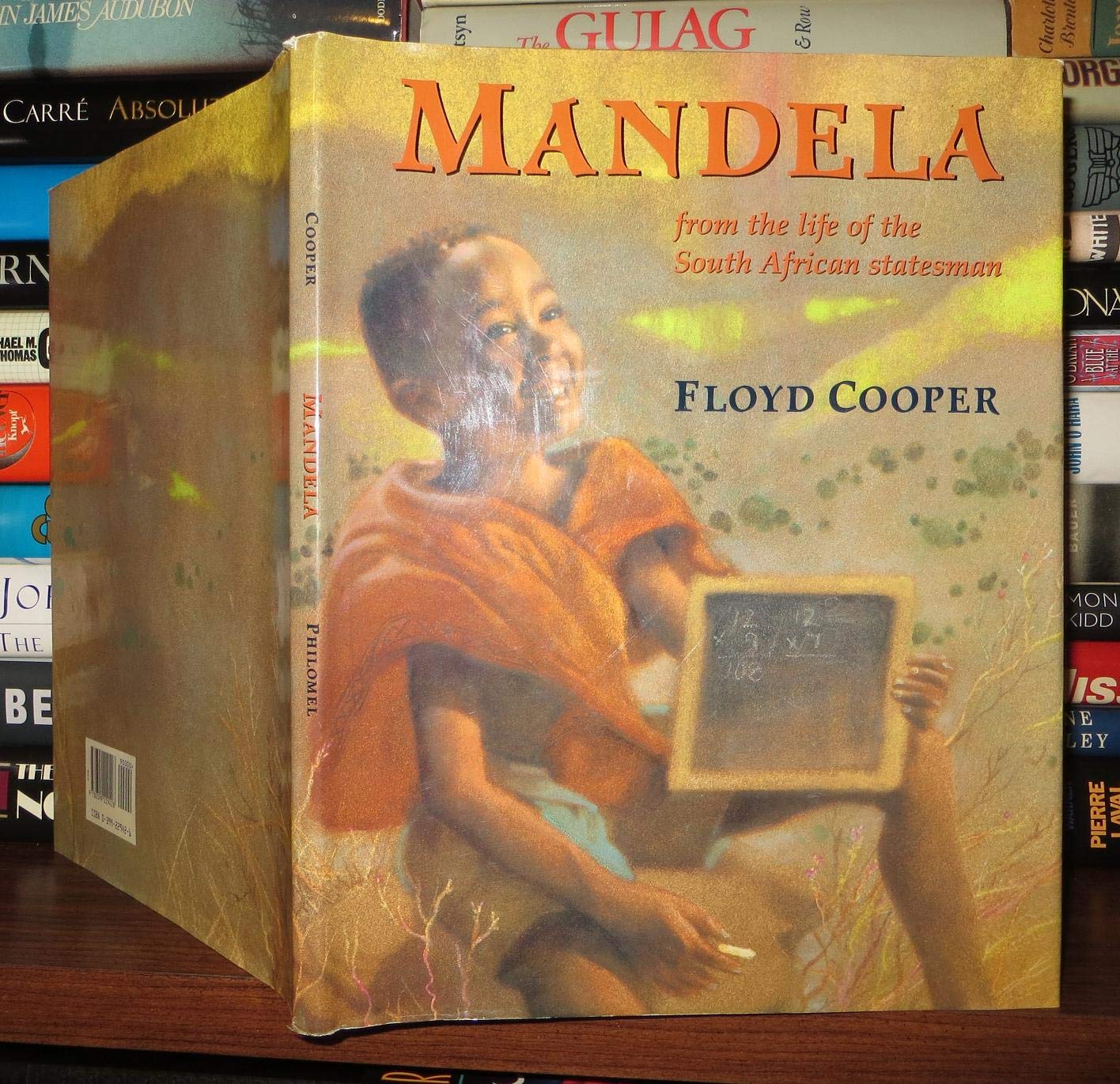 Amazon.com: Mandela: 9780399229428: Cooper, Floyd: Books