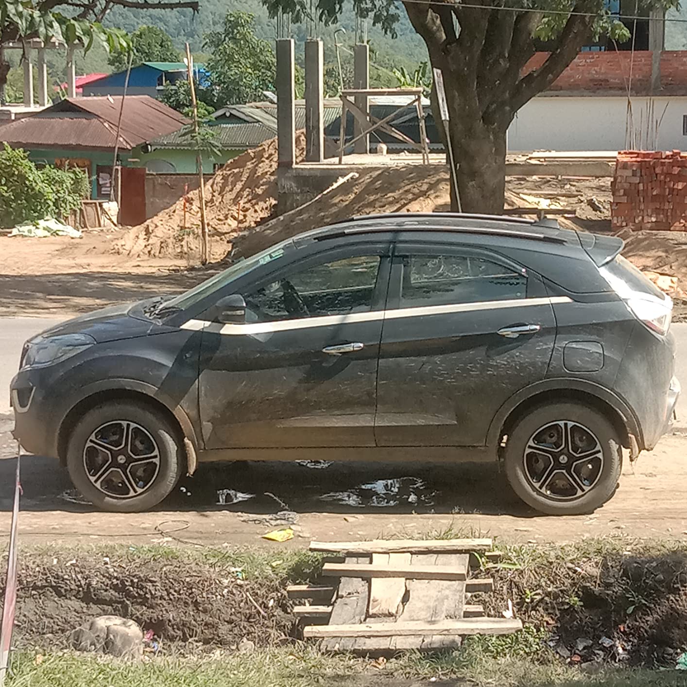Sparedeals - Black and Silver Wheel Covers for Tata Nexon - 16 Inches ...