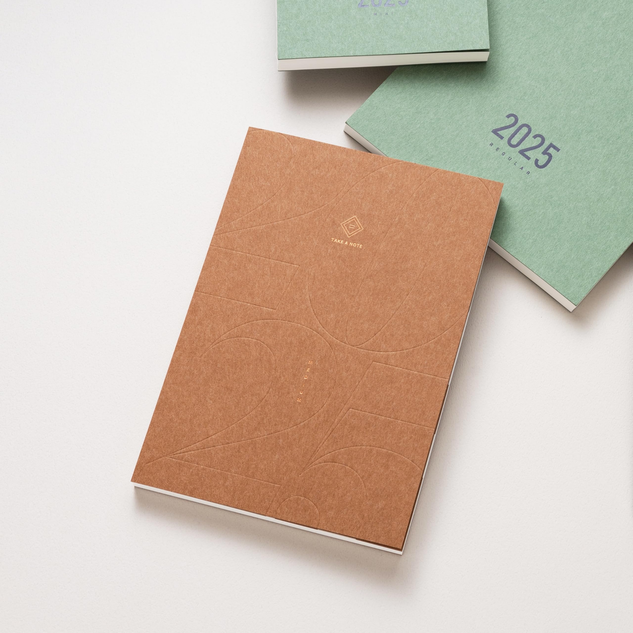 TAKE A NOTE 2025 MEDIUM WEEKS PLANNER B6: 4711370940372: Amazon.com ...