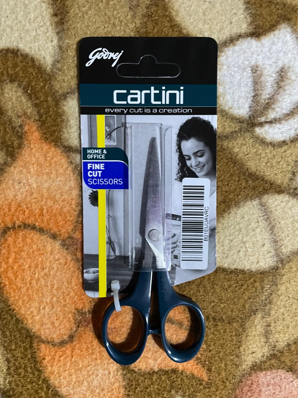 Godrej Cartini Scissors I Fine cut Scissor for Cutting paper, poly bags ...