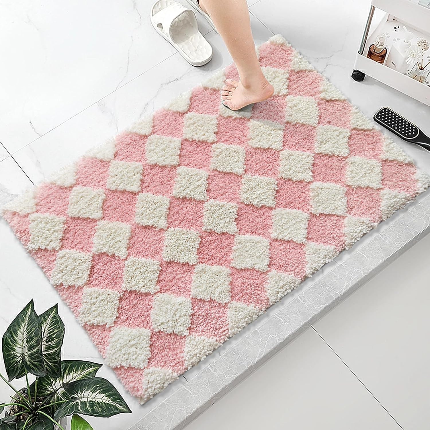 Amazon.com: Wishtune Pink Bathroom Rug Cute Checkered Bath Mat for ...